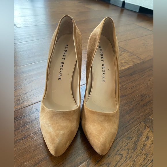 Audrey Brooke | Shoes | Audrey Brooke Size 85 Suede Almond Toe Heel ...